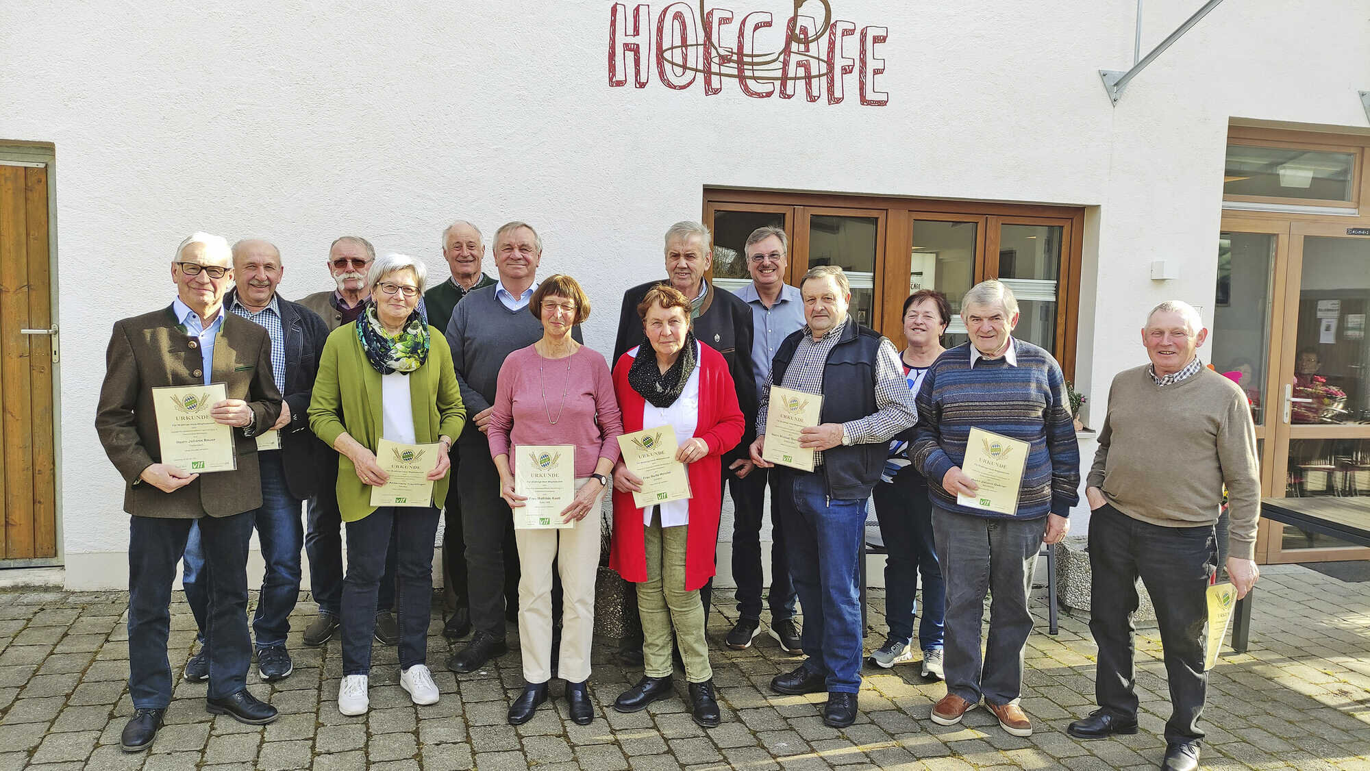 Langjährige Mitglieder geehrt - Bayerisches Landwirtschaftliches ... Langjährige Mitglieder geehrt - Bayerisches Landwirtschaftliches ...