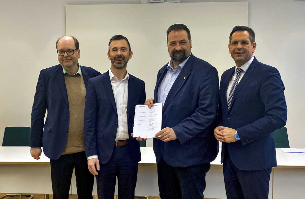 Mehr Tempo beim Netzausbau - LAND & FORST 1-2024 Mehr Tempo beim Netzausbau - LAND & FORST 1-2024